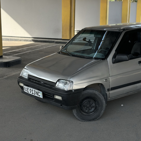 Автомобил тико