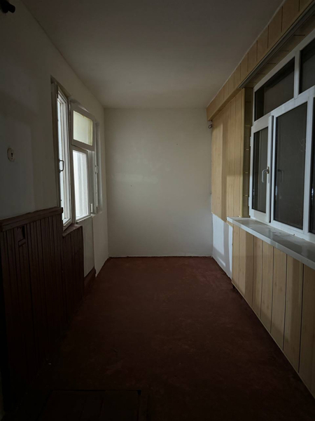 Чирчик шахри 8 микро район 2 хонали 33.500$