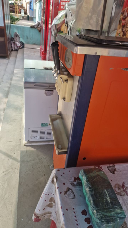 Frezer aparat sotiladi srochni pul zarur
