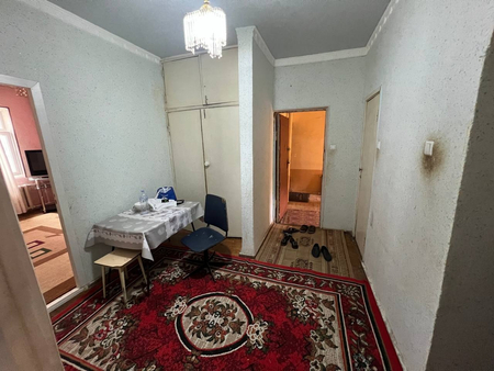 Arenda kvartira Yashnabod Kadishva bozor oldida 2xona 3xona qilingan
