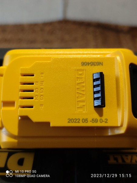 DEWALT..Ariginal..18.v.5.0.AH.