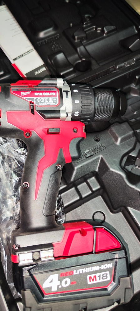 Продаётся шуруповёрт с функцией перфоратора Milwaukee M18 CBLPD-422C