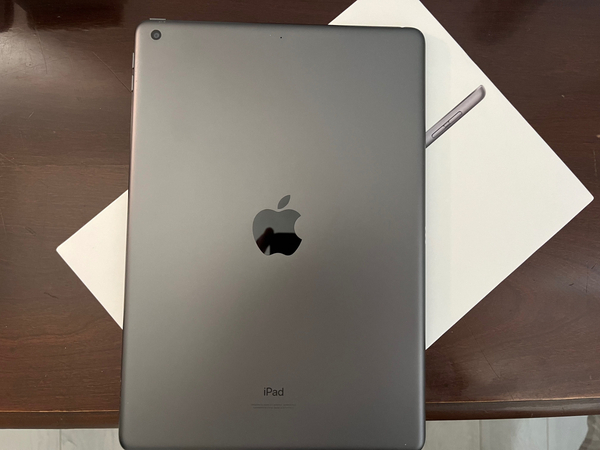 Планшет IPad 9th Gen в отличном состоянии