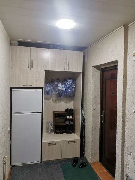 Arientir: Sampi balnitsa 
3 xona 4 etaj  (9 etajka)