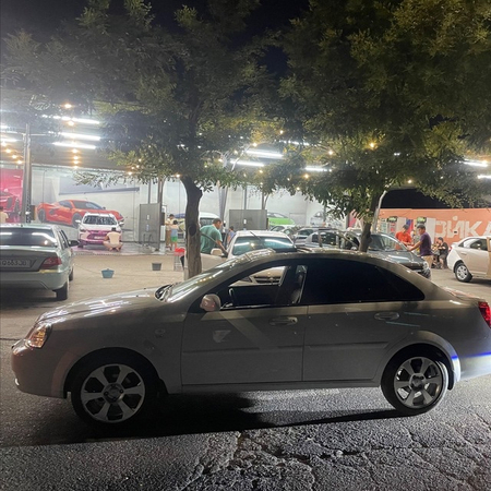 Lasti 1.6 sotiladi sastayana chotki
