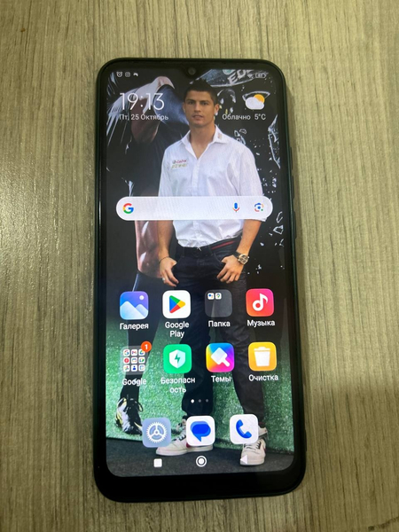Redmi 10C deyarli yangi