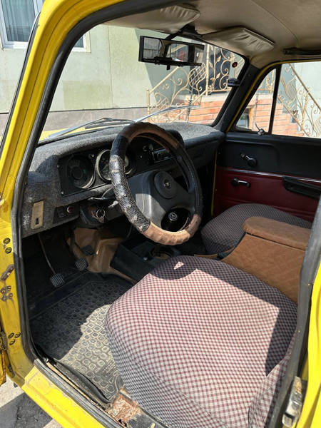 АЗЛК Москвич 2140