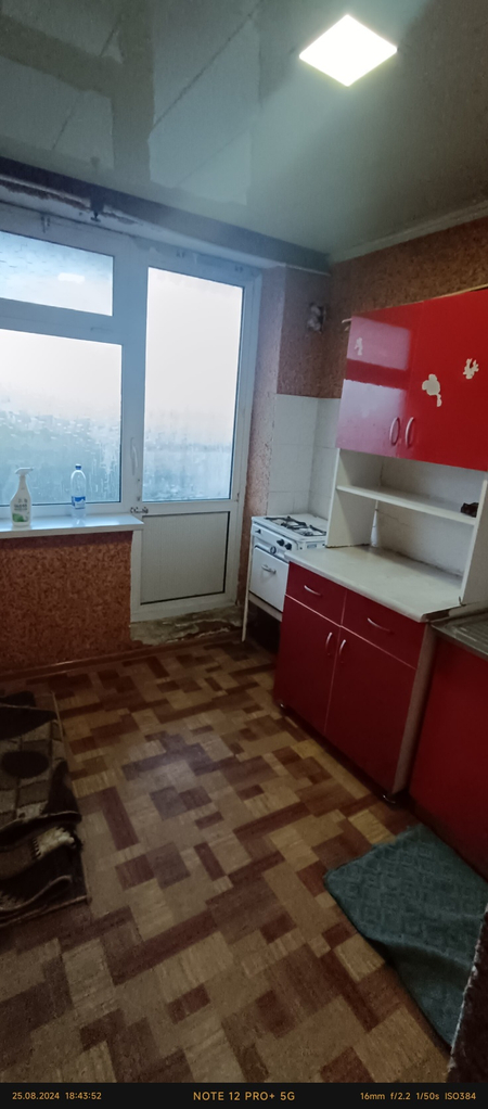 Ангренда  2 хонали уй сотилади