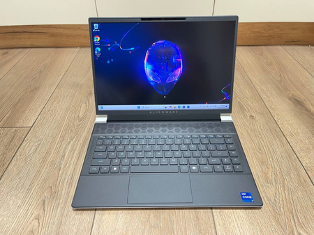 Dell Alienware Ryzen 9 7845HX RX7600XT