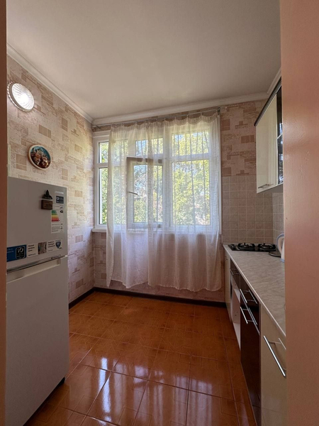 Продаётся 49,3м² Космонавты 2/4/5 ор-руб ЦУМ, голубые купола