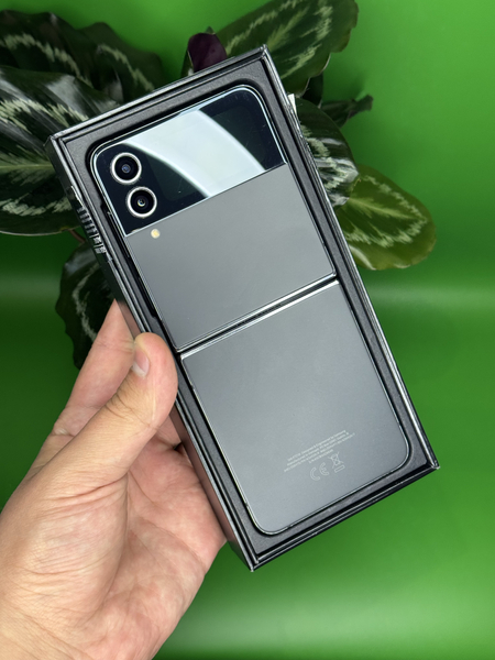 Samsung Galaxy z flip 4 5G Vietnam 8/256GB