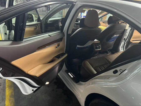 Продать  машину LEXUS ES350