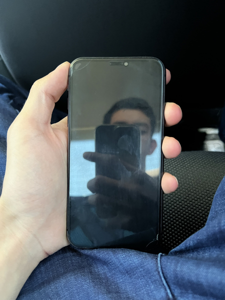 Iphone 11 sotiladi