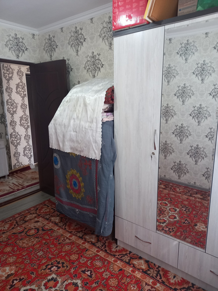 СРОЧНО  2 хонали квартира сотилади