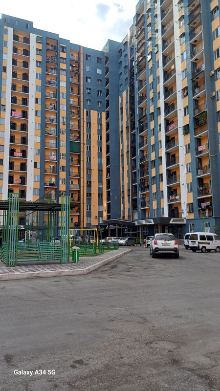 .2комнатная новостройка абсолютно новый евроремонт 2этаж 65м2 Спутник