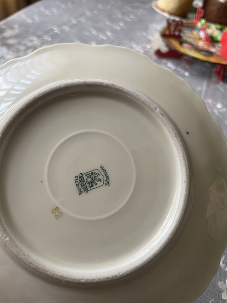 Продам чашки с блюдцем