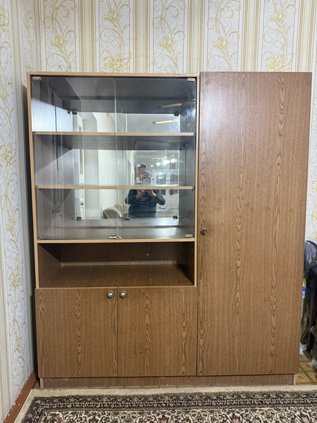 Сотилади сервант