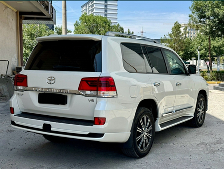 Land Cruiser 200 yapon