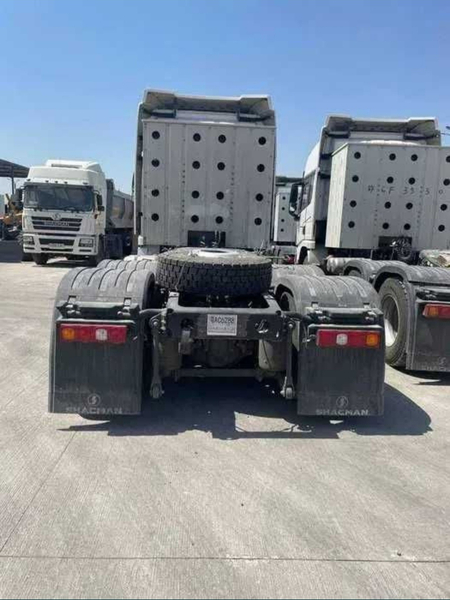Shacman X5000 6x4 (2 mostlik) ressorlik tyagach