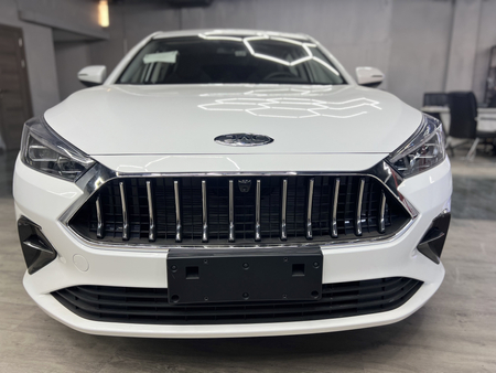 Jac J7 Седан с 1.5 турбо двигатель