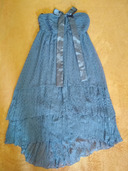 Продам платье на девочку подростка. H&M