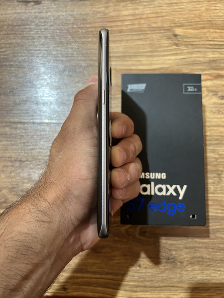Samsung Galaxy S7 Edge Черный