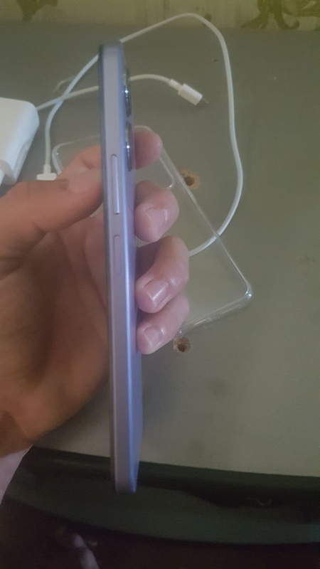 Продается телефон vivo Y17s