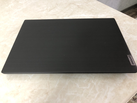 Lenovo V15 G1 noutbuk