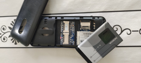 Maxvi c20  kinopichni telefon
