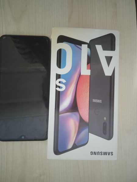 Samsung  A10телефон