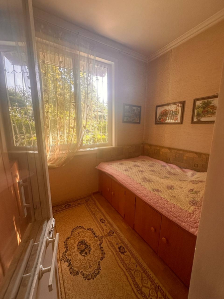 Продаётся 1/1/5 на массиве Ахмад Югнакий ТТЗ, балкон 2х3