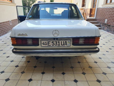 Мерседес Бенз W 123