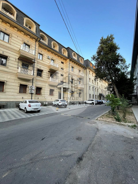Срочно продается 3/3/4 Новострой 68м2 с лифтом