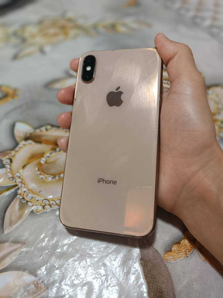 iphone xs tiniq .