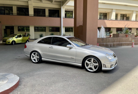 Продается Mercedes-Benz CLK 55 AMG 2002 года выпуска.