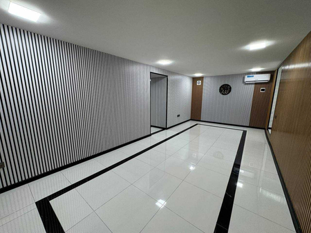 Продается цокольный этаж 141м². Ор-р:  Гламур Бутик