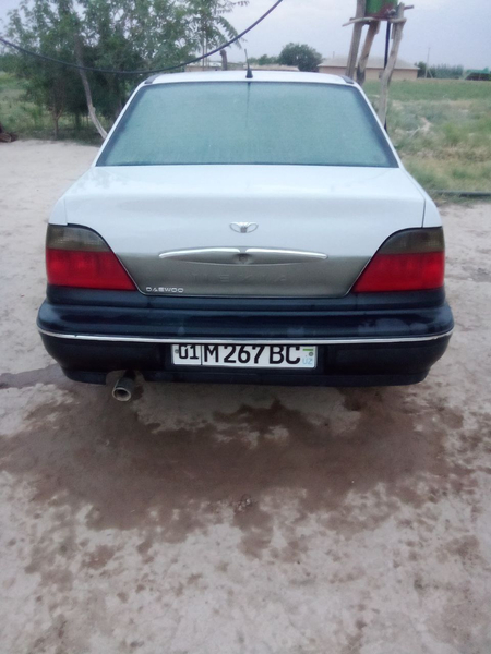 Avtomobil sotiladi