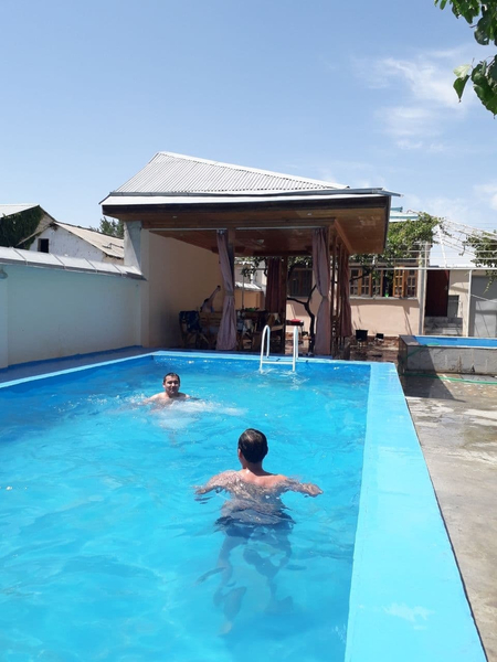 Dacha Arenda. Oila. Do'stlar