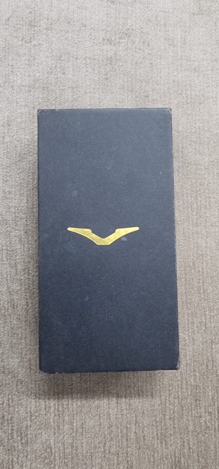 VERTU hali yangi RM-266V