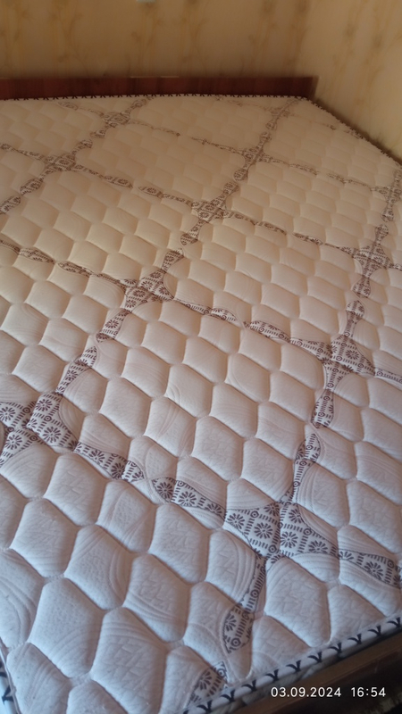 Spalni garnitur +matras