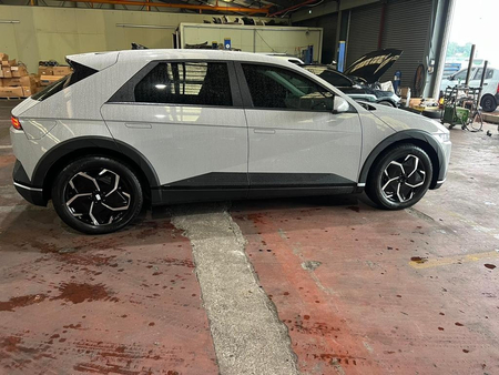 Hyundai Ioniq жуда идеальный холатда сотилади