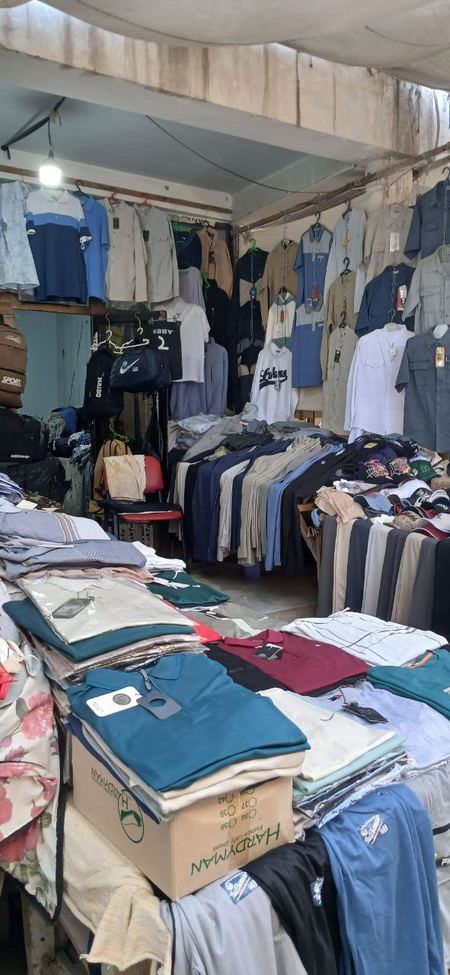 Buxoro viloyati Pemka bozordagi savdo do'koni sotiladi
