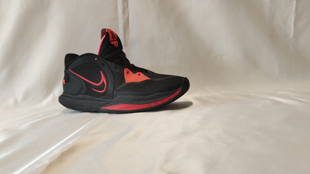 Оригинальные баскетбольные кроссовки  Kyrie Low 5