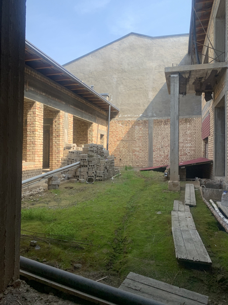 Тошкент тумани битонка Арбат кафени рўпарасидаги махалада Учаска