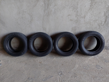 Kumho Solus 195/60 holati yahshi.