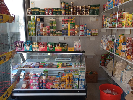 Продается срочно мебель для магазина