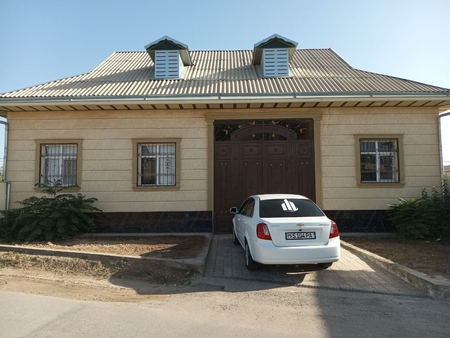 Xovli uy joy sotiladi