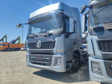 Тиягач SHACMAN X3000 на метан
