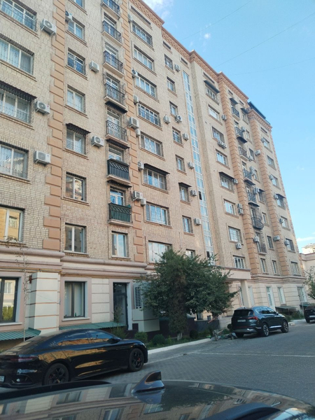 Срочно продаётся квартира 212 кв.м новостройка центр