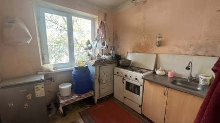 Срочно продаётся 2х комнатная квартира дешего Микрарайон рядом Базар